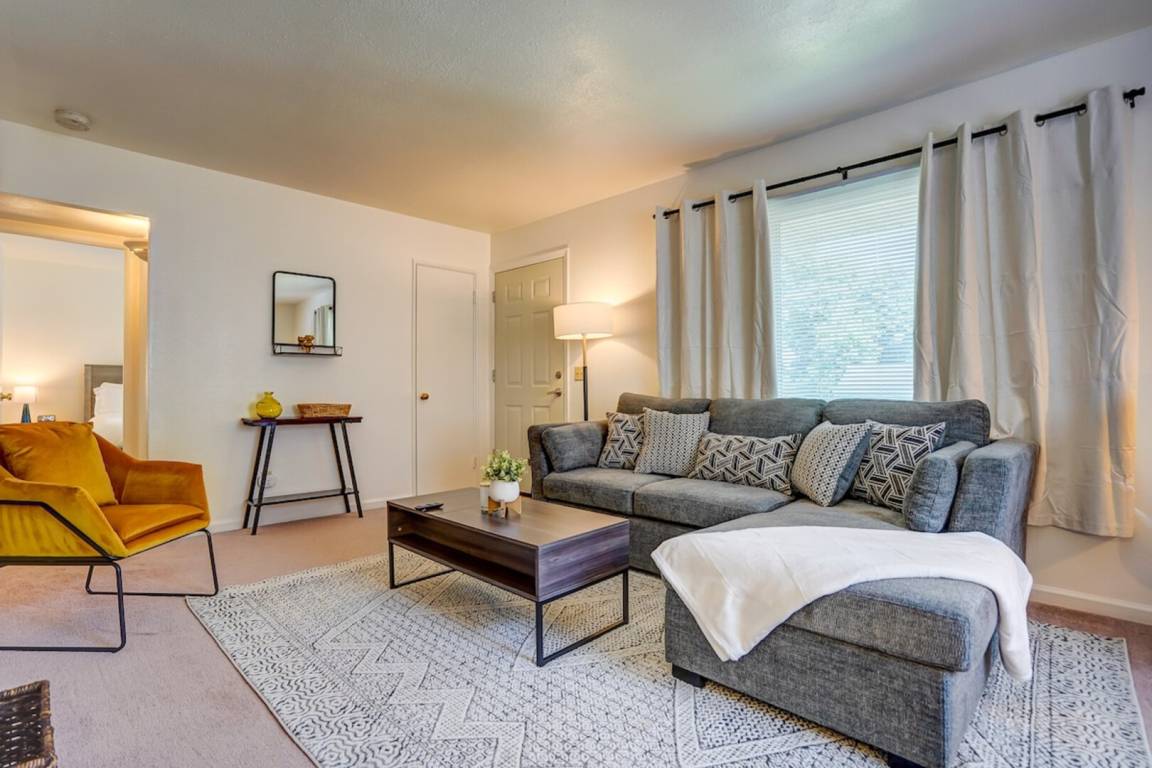 71 M² House ∙ 2 Bedrooms ∙ 6 Guests - Madison, WI