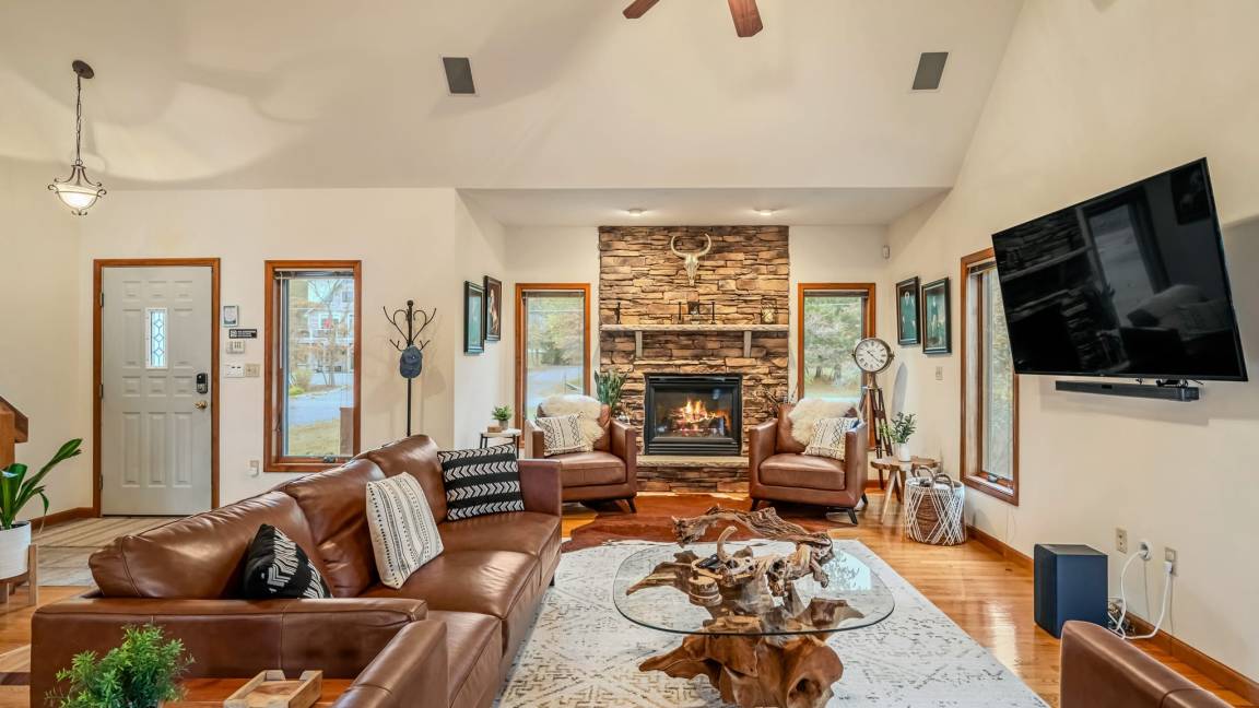 306 M² Ferienhaus ∙ 4 Schlafzimmer ∙ 12 Gäste - Albrightsville, PA