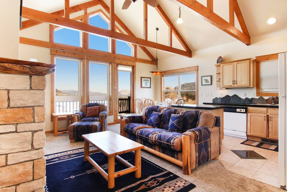 140 M² Condo ∙ 2 Bedrooms ∙ 6 Guests - Estes Park, CO