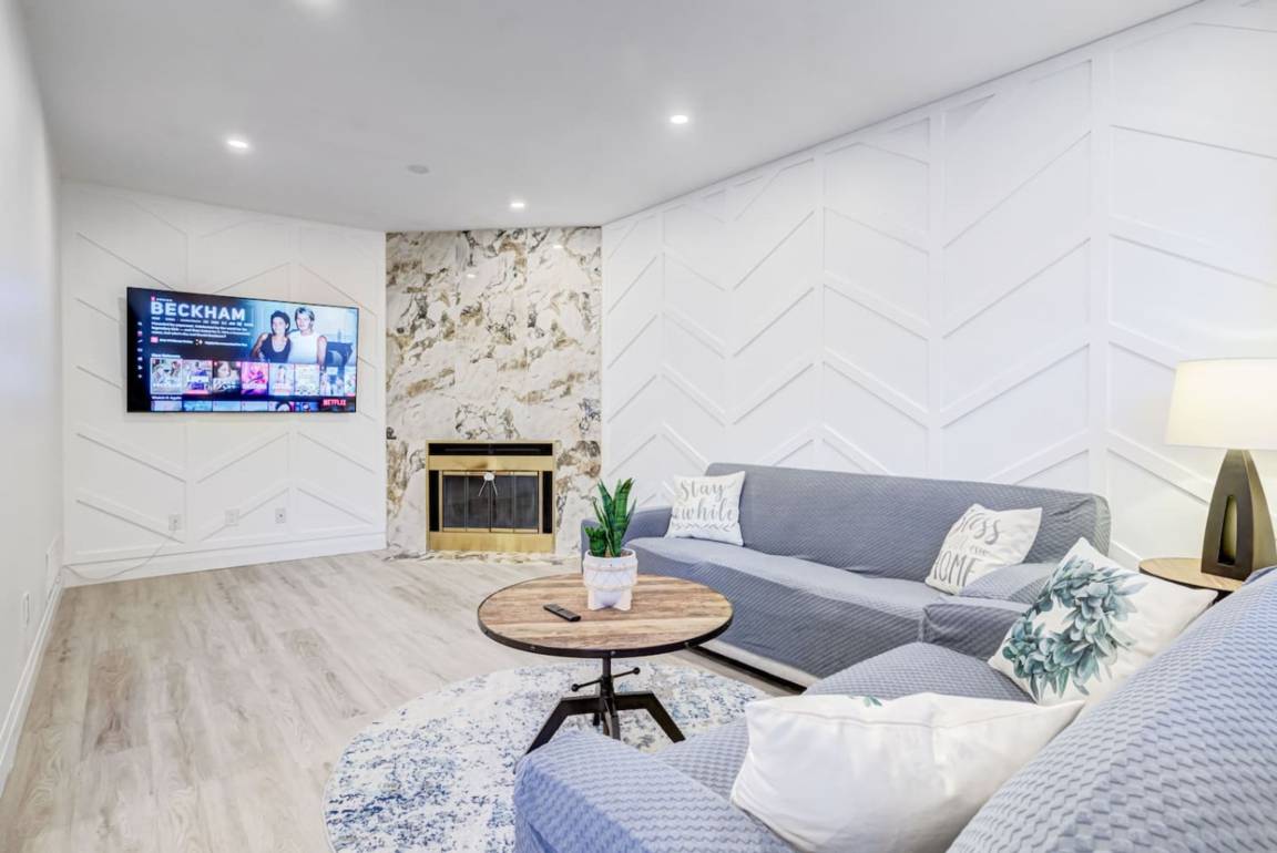 House ∙ 4 Bedrooms ∙ 8 Guests - Mississauga