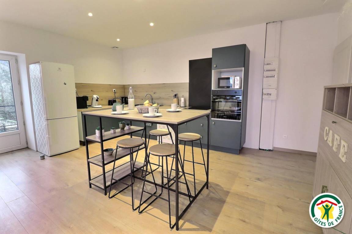 95 M² Gîte ∙ 2 Chambres ∙ 5 Personnes - Saint-Lattier