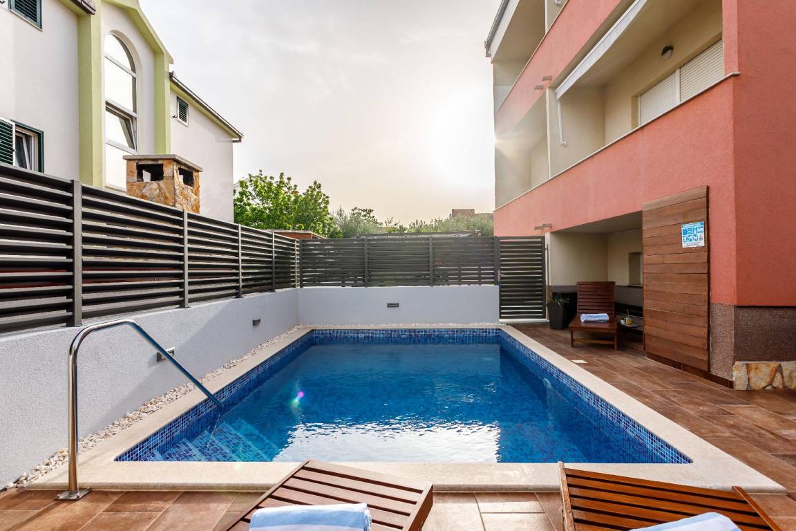 125 M² Maison De Vacances ∙ 4 Chambres ∙ 12 Personnes - Okrug Gornji