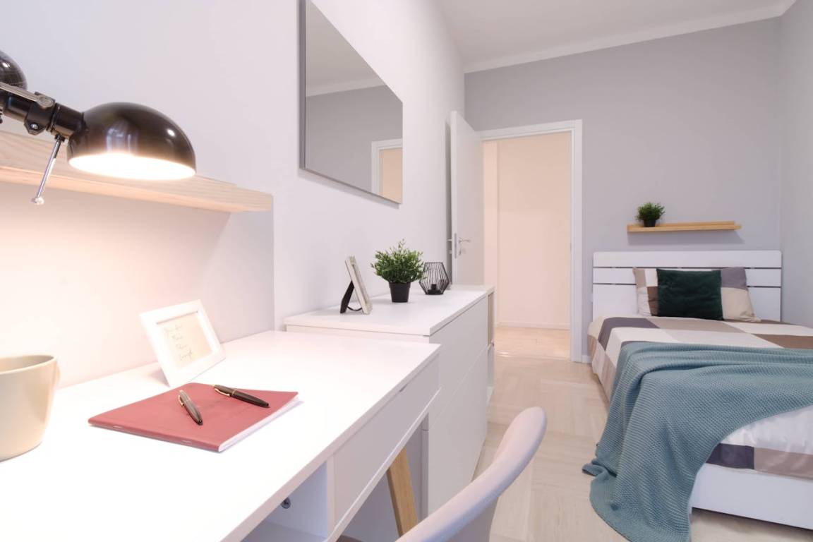 140 M² Private Room ∙ 1 Bedroom ∙ 1 Guest - Brescia