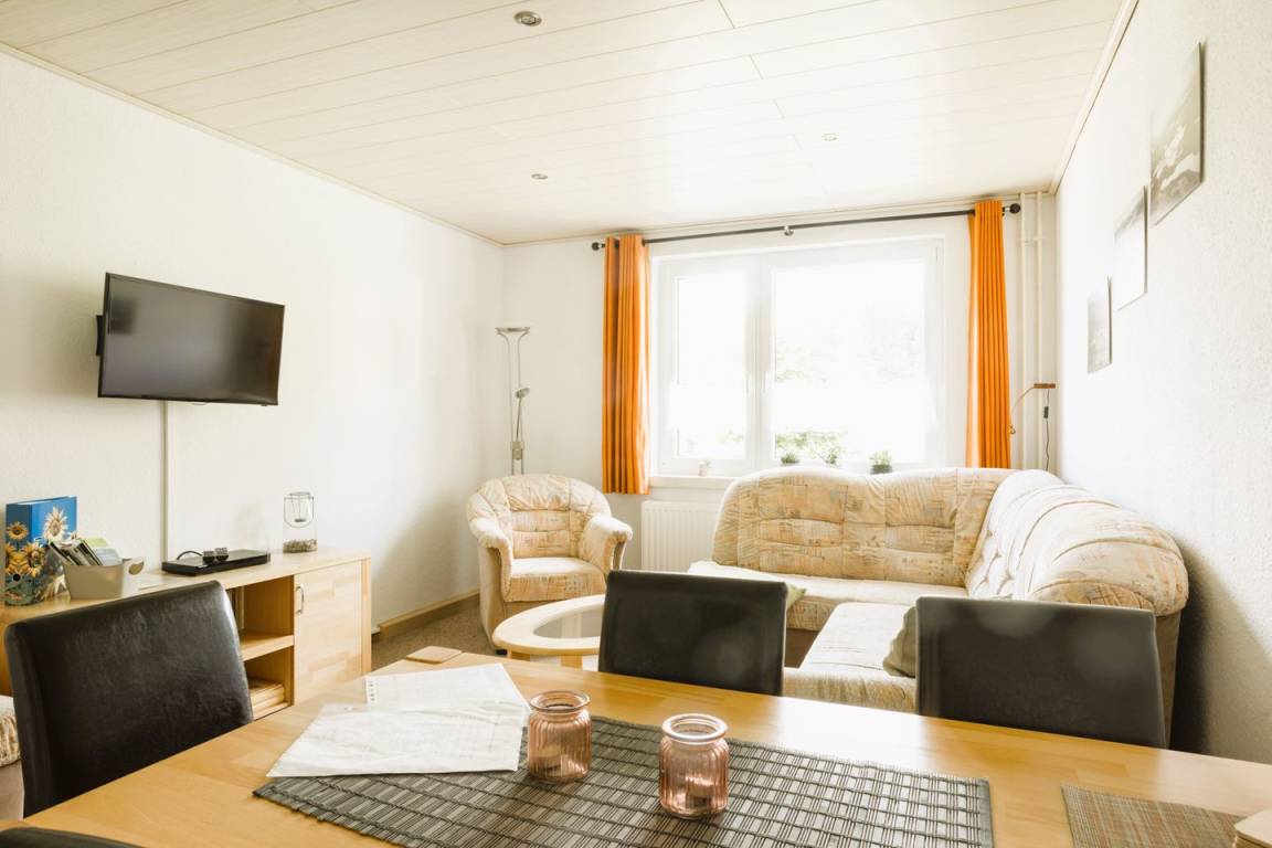 60 M² Ferienwohnung ∙ 2 Schlafzimmer ∙ 5 Gäste - Eibenstock