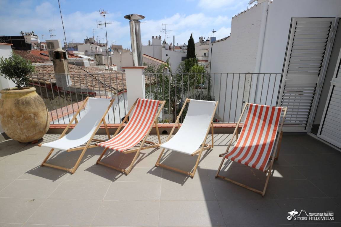 180 M² Talo ∙ 3 Makuuhuonetta ∙ 6 Vierasta - Garraf