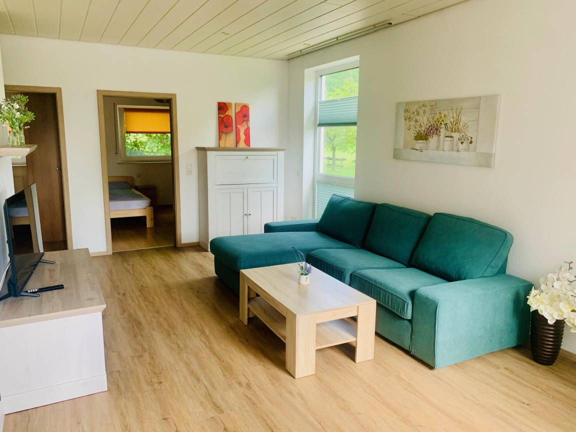 60 M² Ferienwohnung ∙ 2 Schlafzimmer ∙ 3 Gäste - Merzig