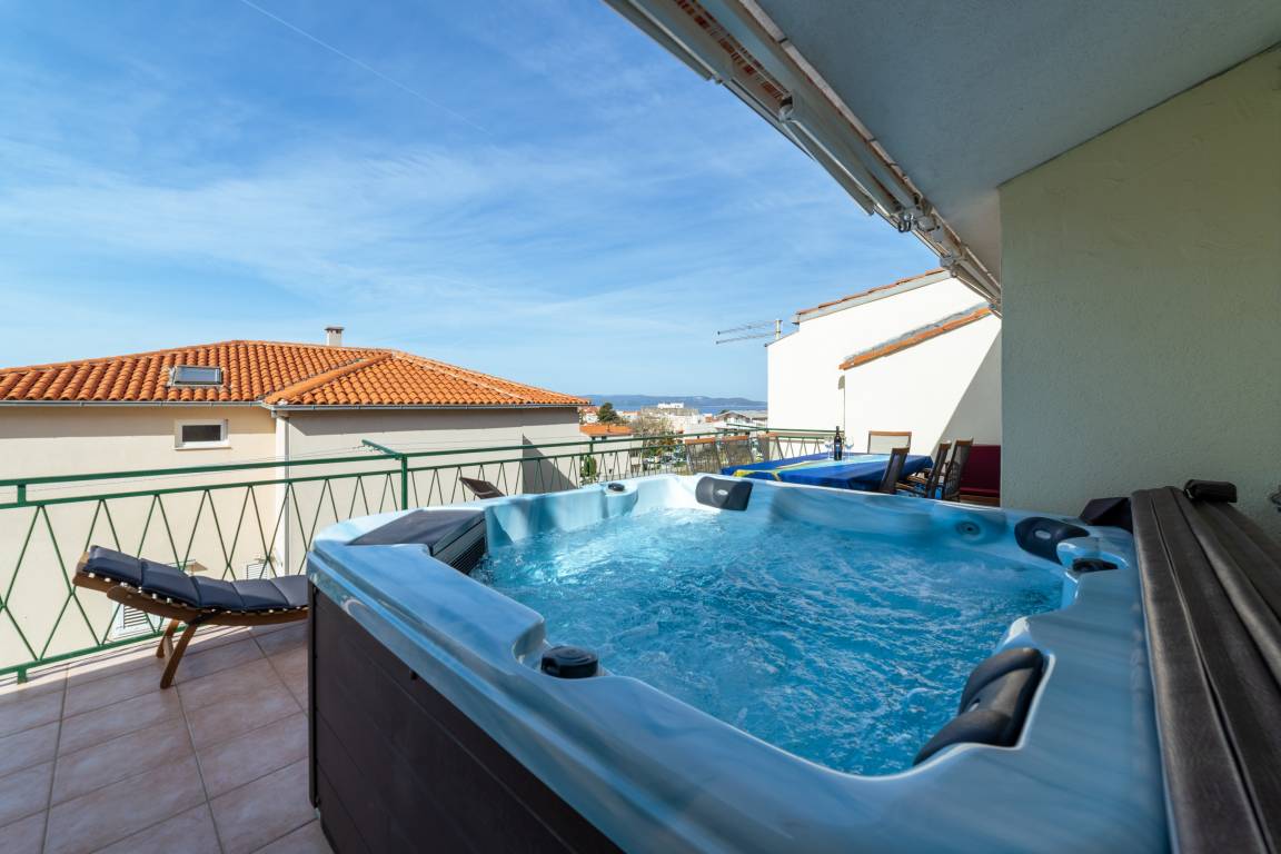 70 M² Apartment ∙ 3 Bedrooms ∙ 6 Guests - Makarska