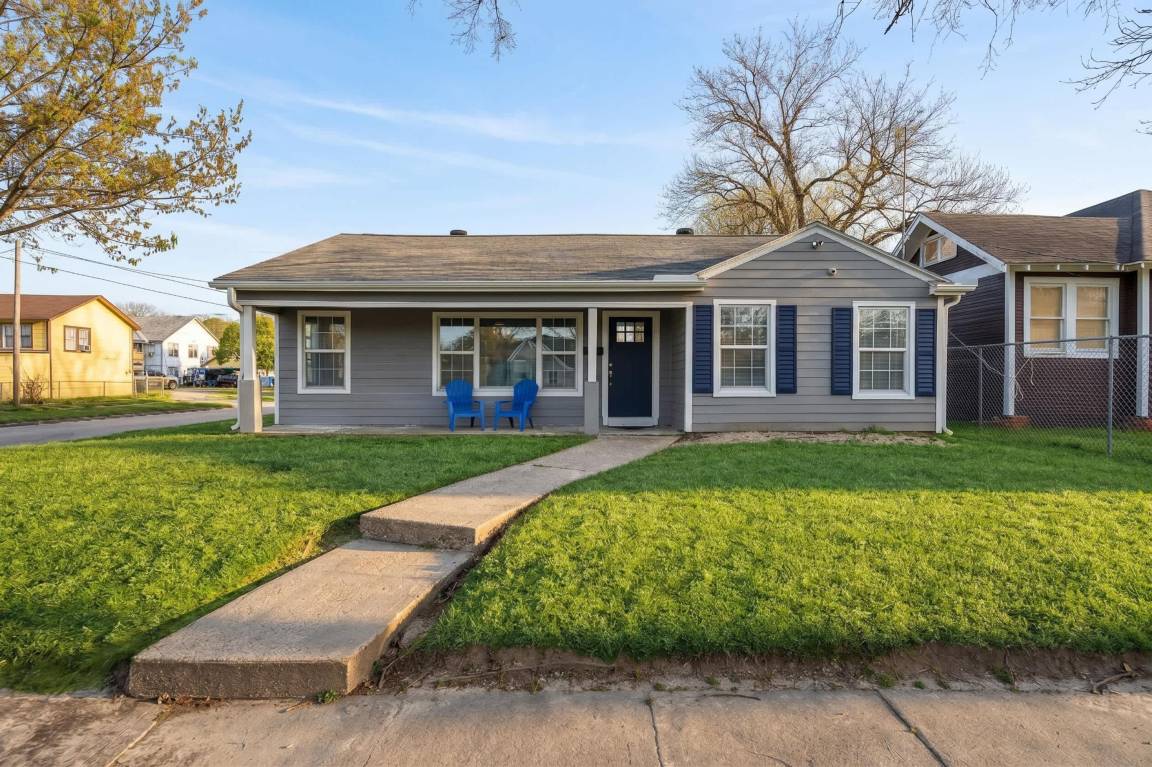 Apartment ∙ 4 Bedrooms ∙ 11 Guests - Baytown, TX