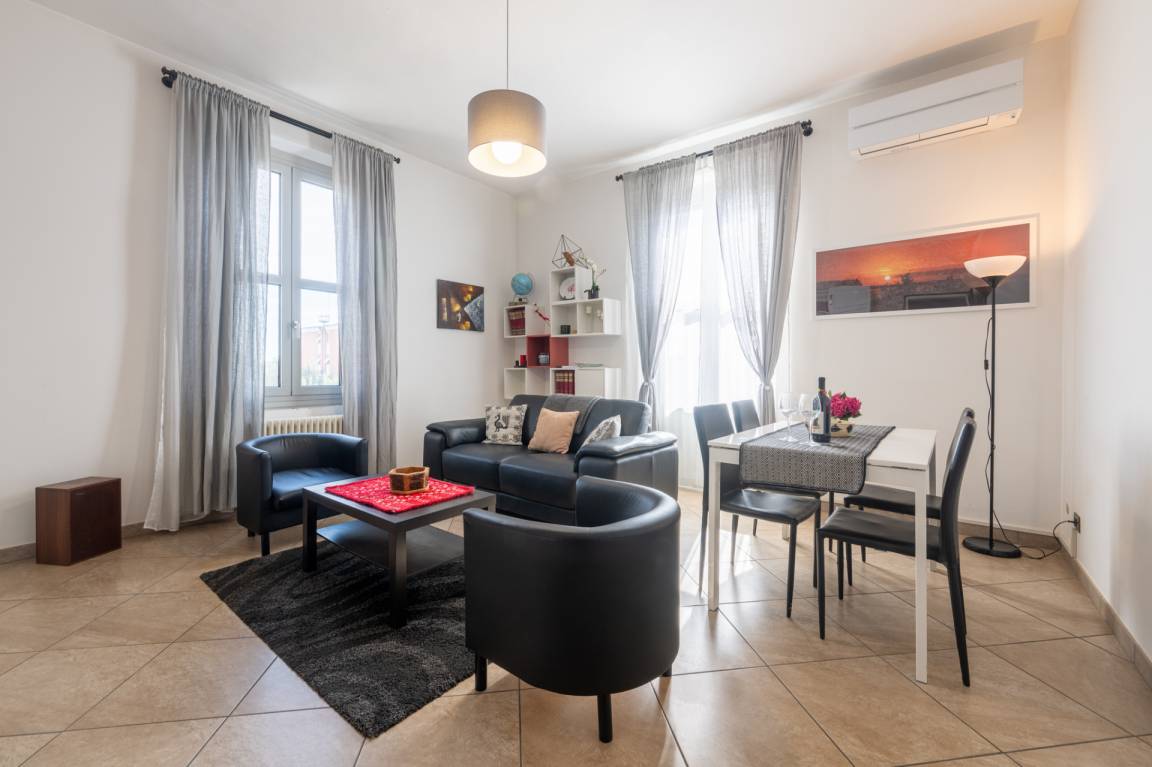 90 M² Appartement ∙ 1 Chambre ∙ 2 Personnes - Parme
