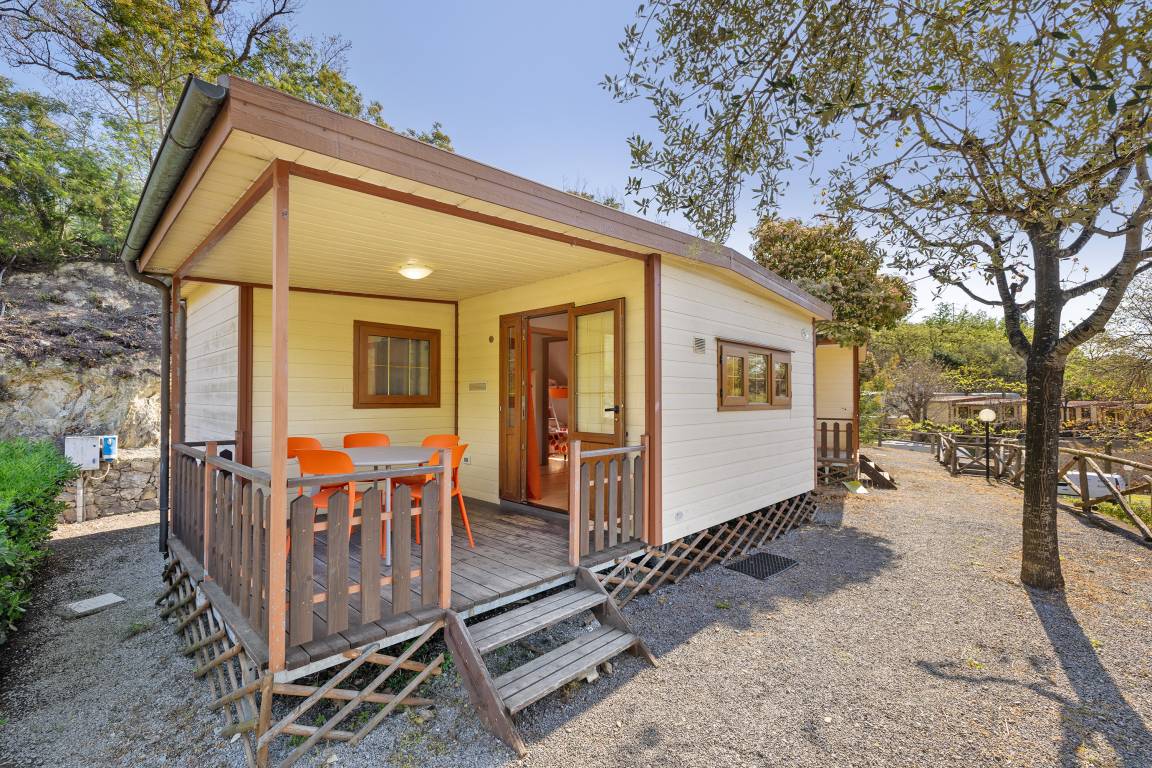 25 M² Caravan ∙ 2 Bedrooms ∙ 5 Guests - Loano