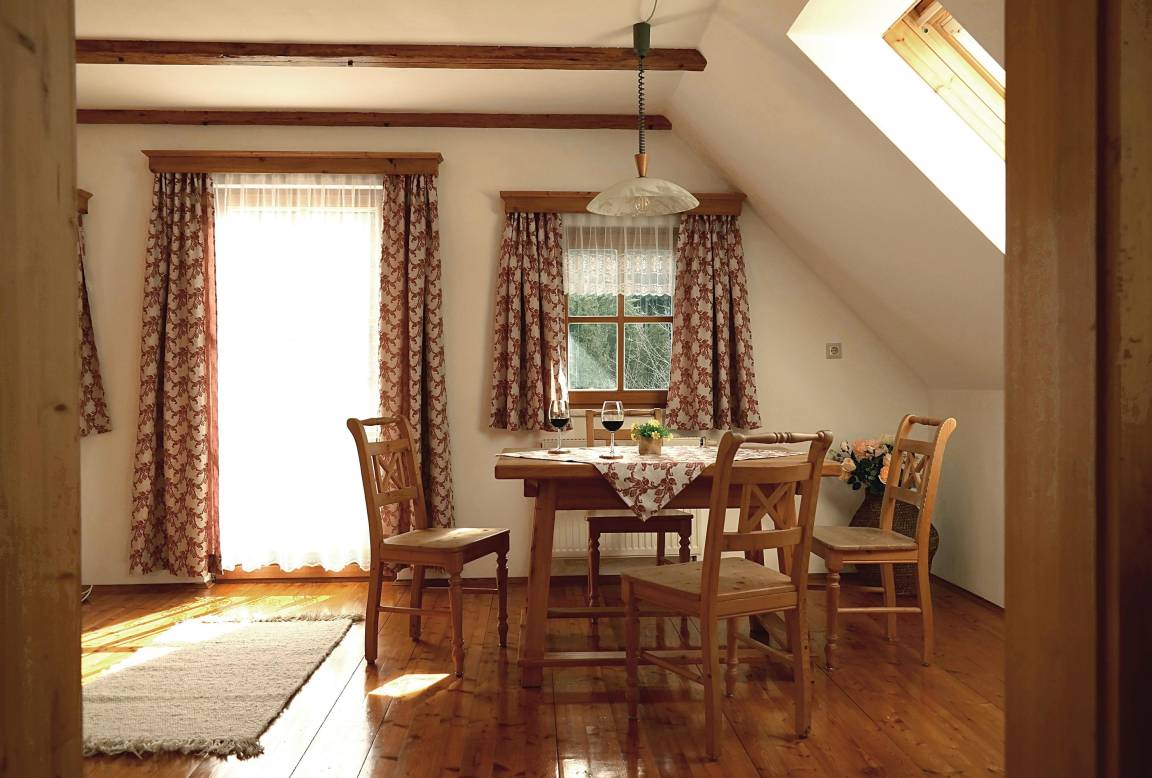 70 M² Ferienwohnung ∙ 1 Schlafzimmer ∙ 4 Gäste - Wenigzell