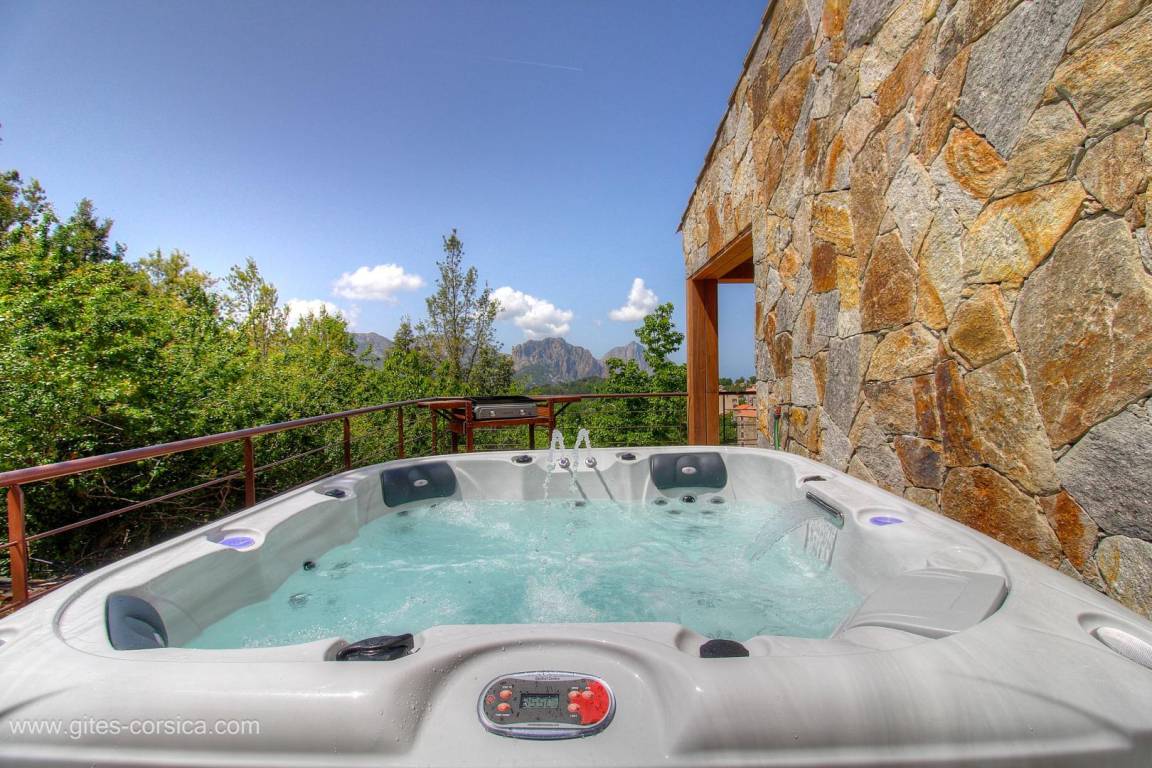 77 M² Gîte ∙ 2 Chambres ∙ 4 Personnes - Corse