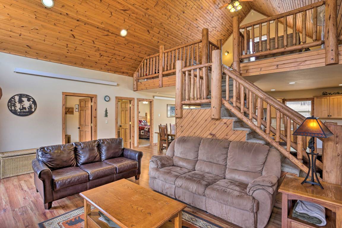 148 M² House ∙ 4 Bedrooms ∙ 12 Guests - Hill City, SD