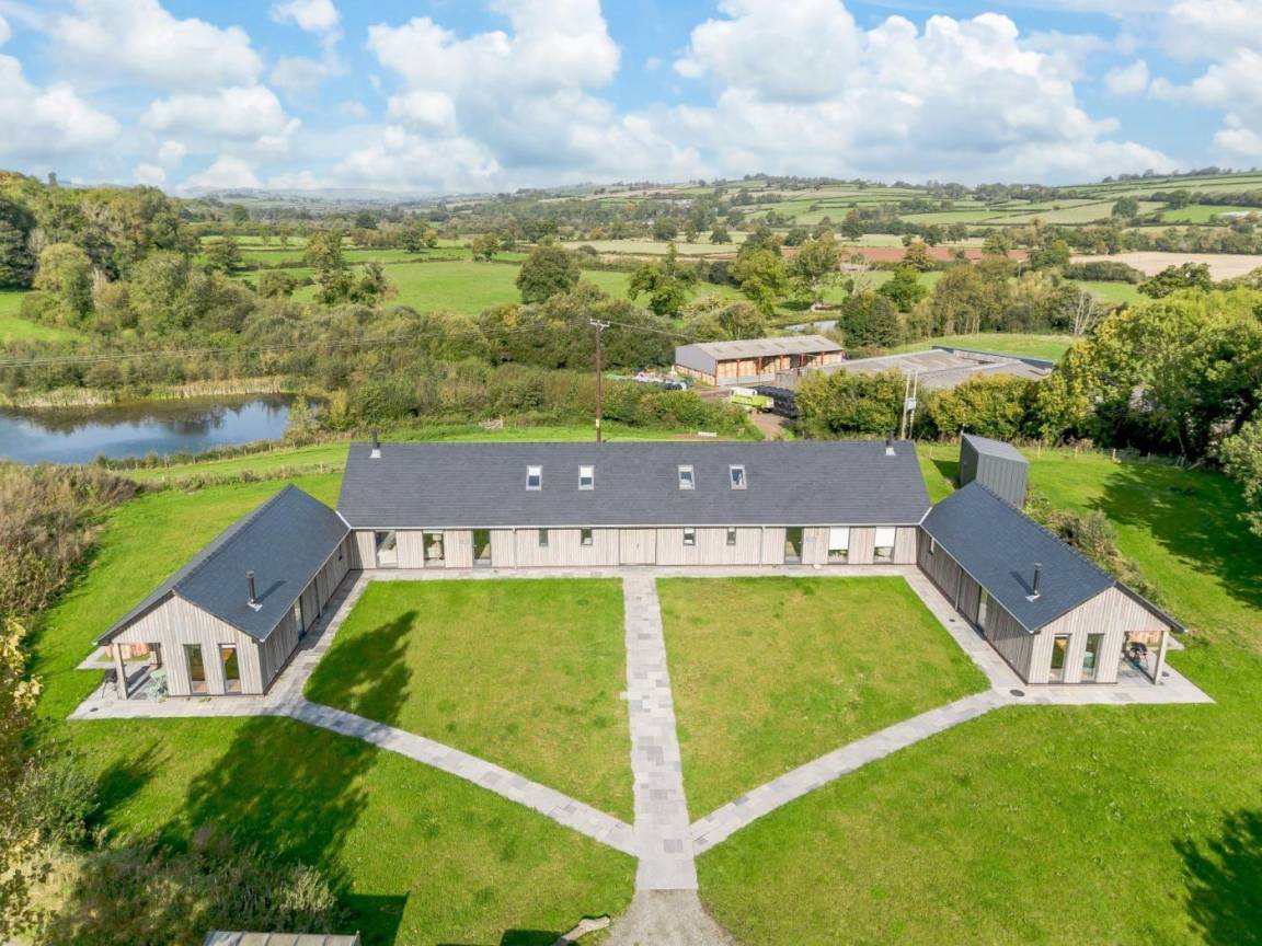 Lodge ∙ 3 Bedrooms ∙ 6 Guests - Wales