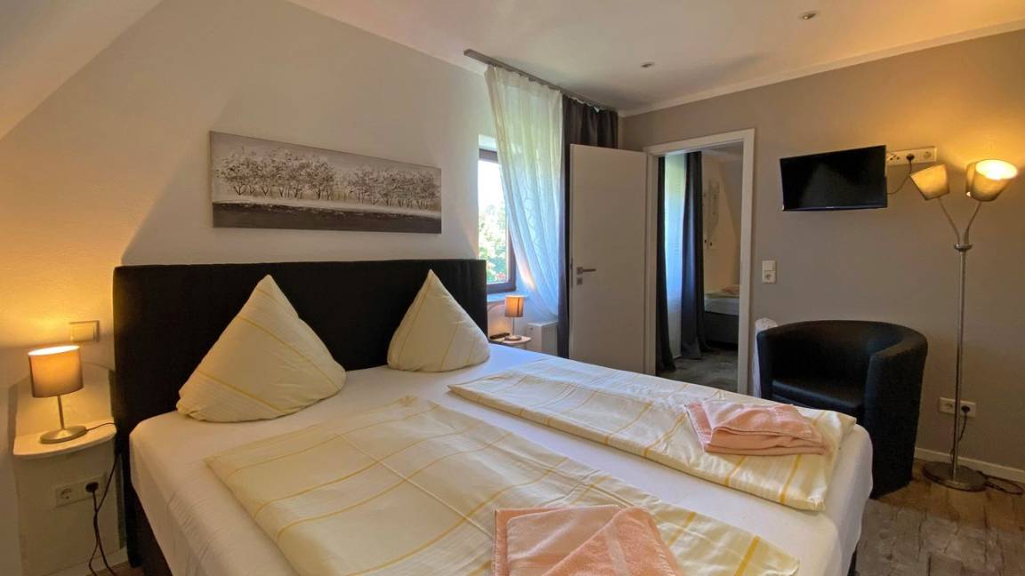 30 M² Hotel ∙ 2 Habitaciones ∙ 4 Huéspedes - Neustadt in Sachsen