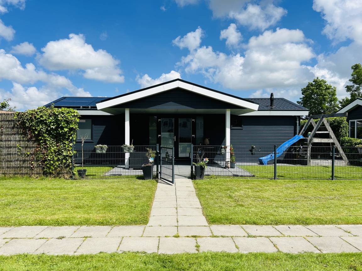 70 M² Bungalow ∙ 2 Schlafzimmer ∙ 4 Gäste - Bergen