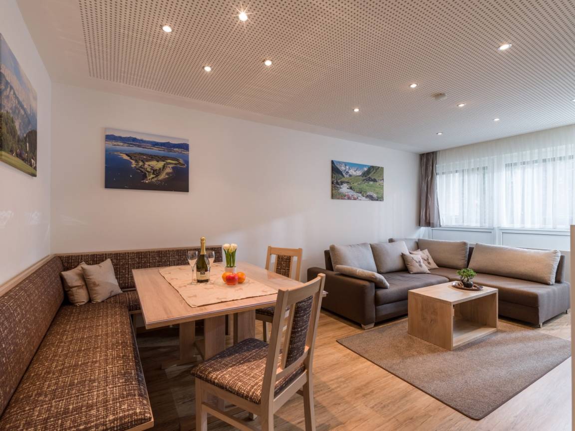 49 M² Ferienwohnung ∙ 1 Schlafzimmer ∙ 4 Gäste - Samerberg