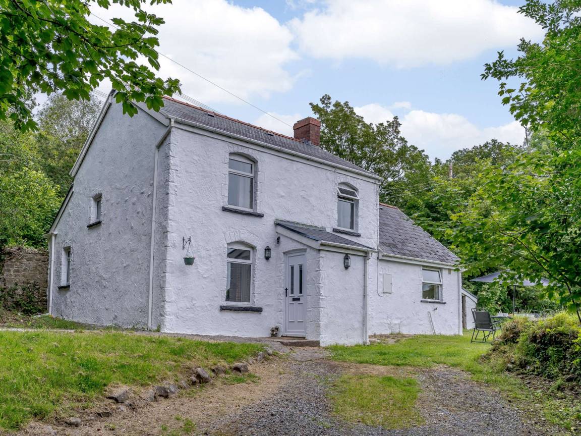 Cottage ∙ 2 Bedrooms ∙ 4 Guests - Wales