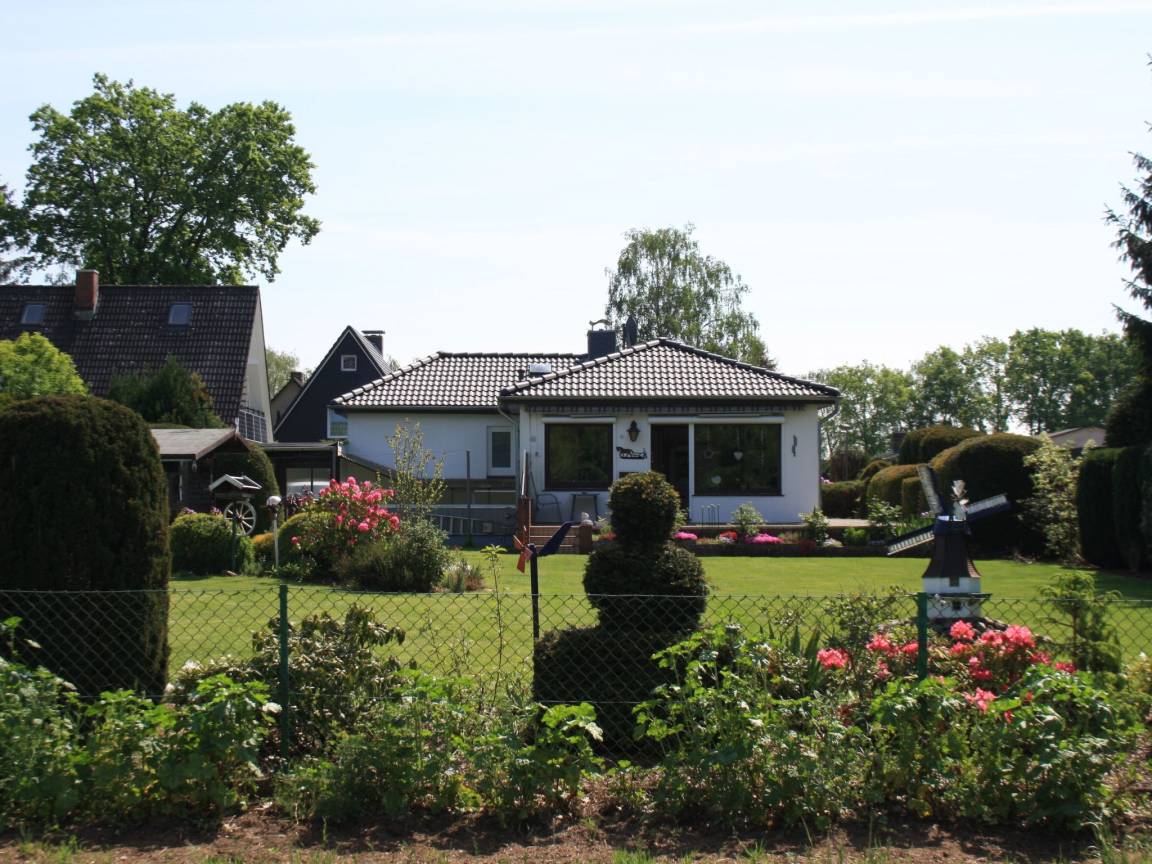 70 M² Ferienhaus ∙ 2 Schlafzimmer ∙ 3 Gäste - Schwarzenbek