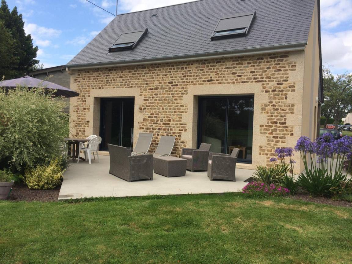 77 M² Cottage ∙ 2 Chambres ∙ 4 Personnes - Ducey