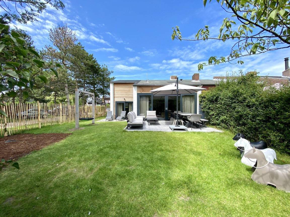 200 M² House ∙ 6 Bedrooms ∙ 12 Guests - Zeeland