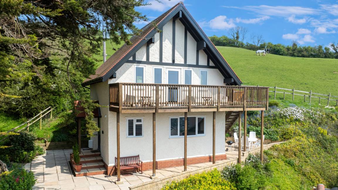 Cottage ∙ 2 Bedrooms ∙ 4 Guests - Seaton