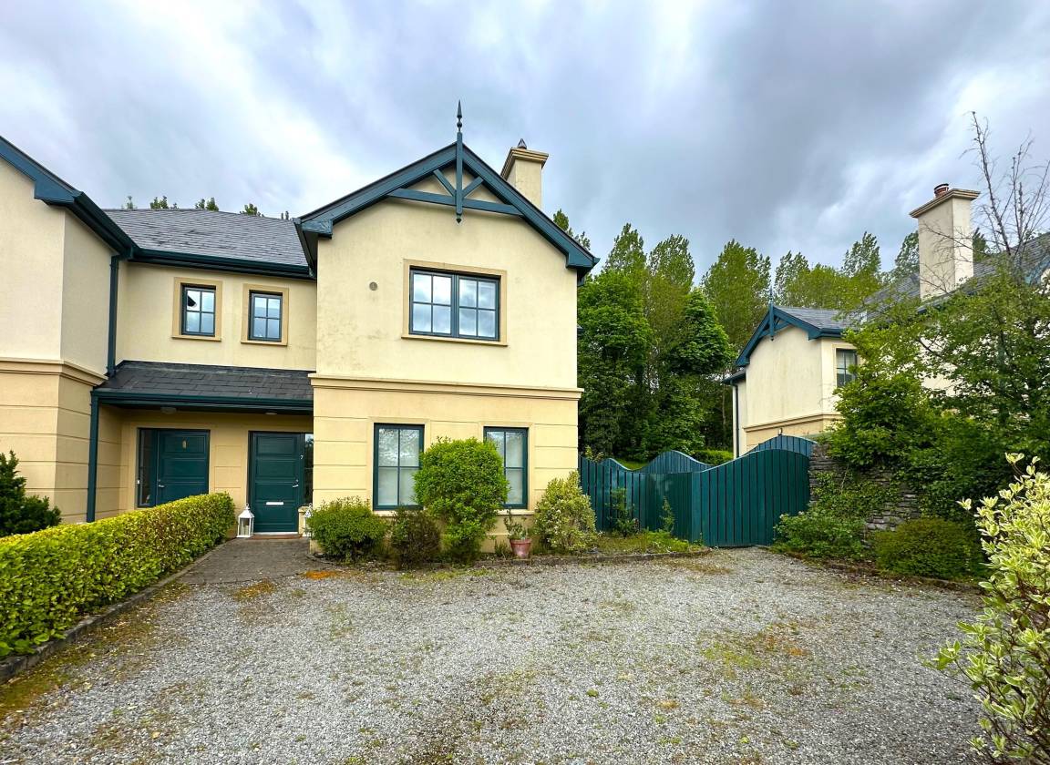 112 M² Apartment ∙ 3 Bedrooms ∙ 6 Guests - Kenmare
