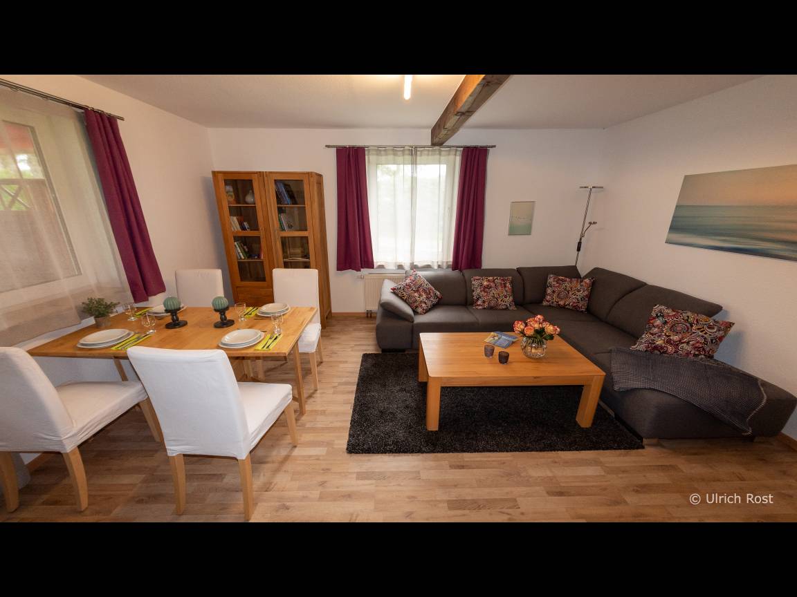 72 M² Ferienhaus ∙ 2 Schlafzimmer ∙ 4 Gäste - Westerstede