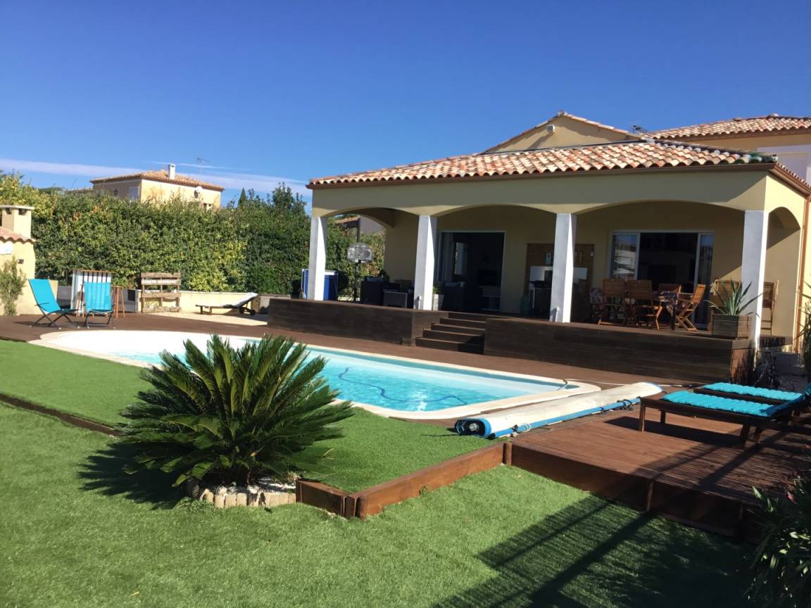 150 M² Villa ∙ 4 Bedrooms ∙ 6 Guests - Pézenas