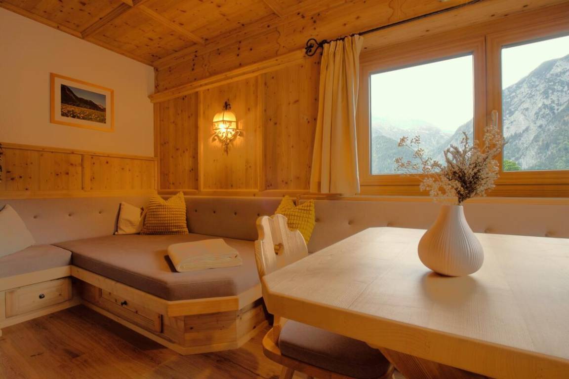 70 M² Apartment ∙ 2 Bedrooms ∙ 4 Guests - Pertisau