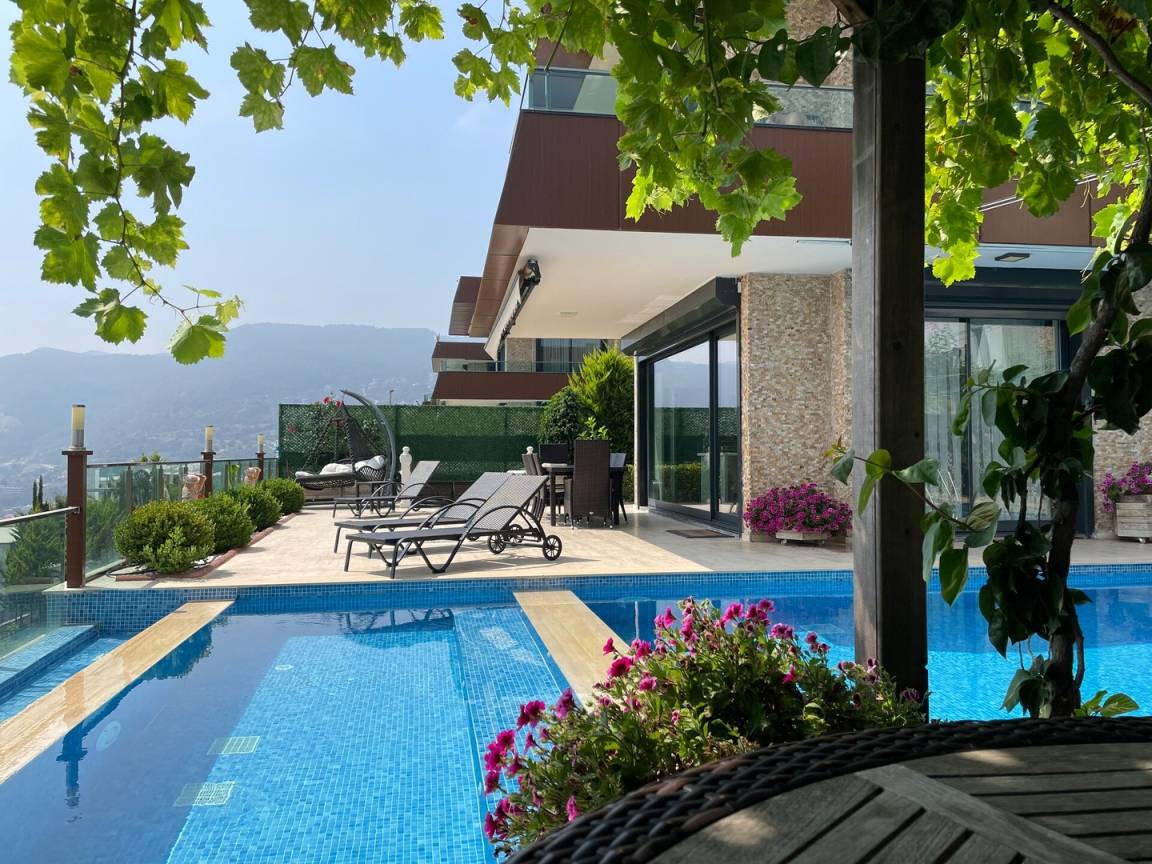 350 M² House ∙ 4 Bedrooms ∙ 9 Guests - Alanya