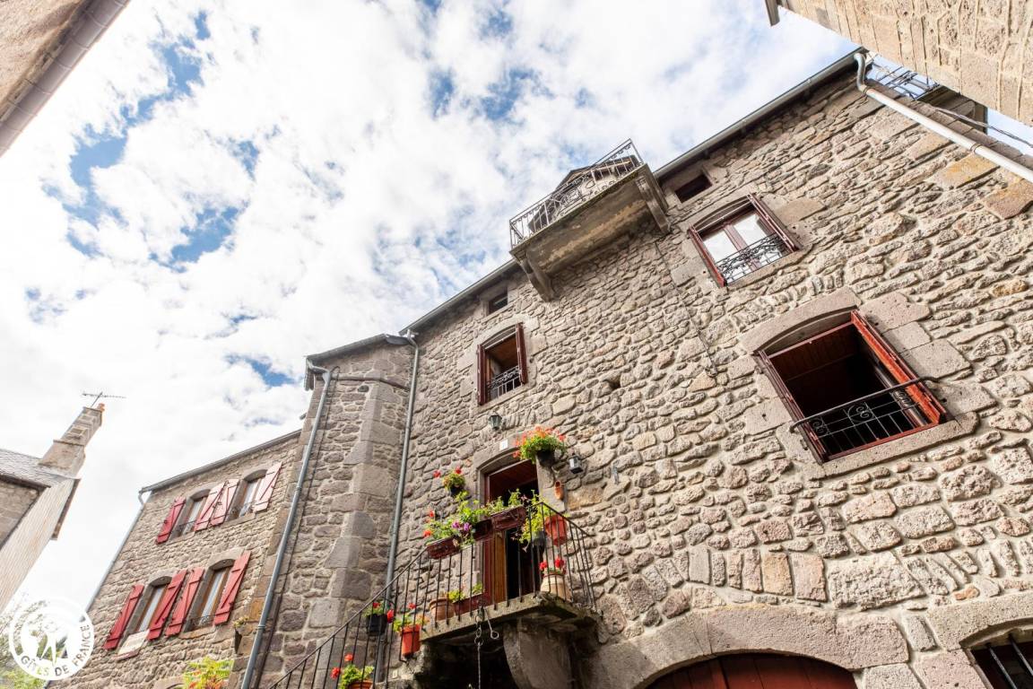 90 M² Gîte ∙ 3 Chambres ∙ 6 Personnes - Chambon-sur-Lac