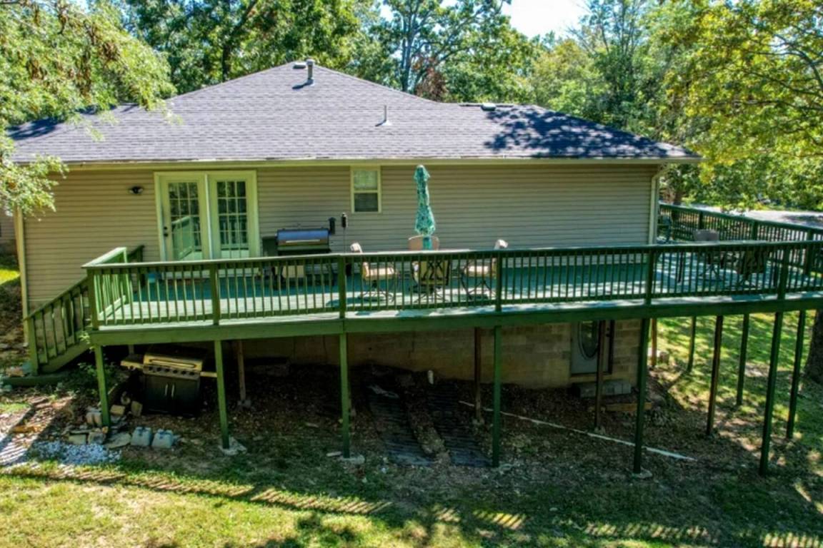 House ∙ 4 Bedrooms ∙ 10 Guests - Mountain Home, AR