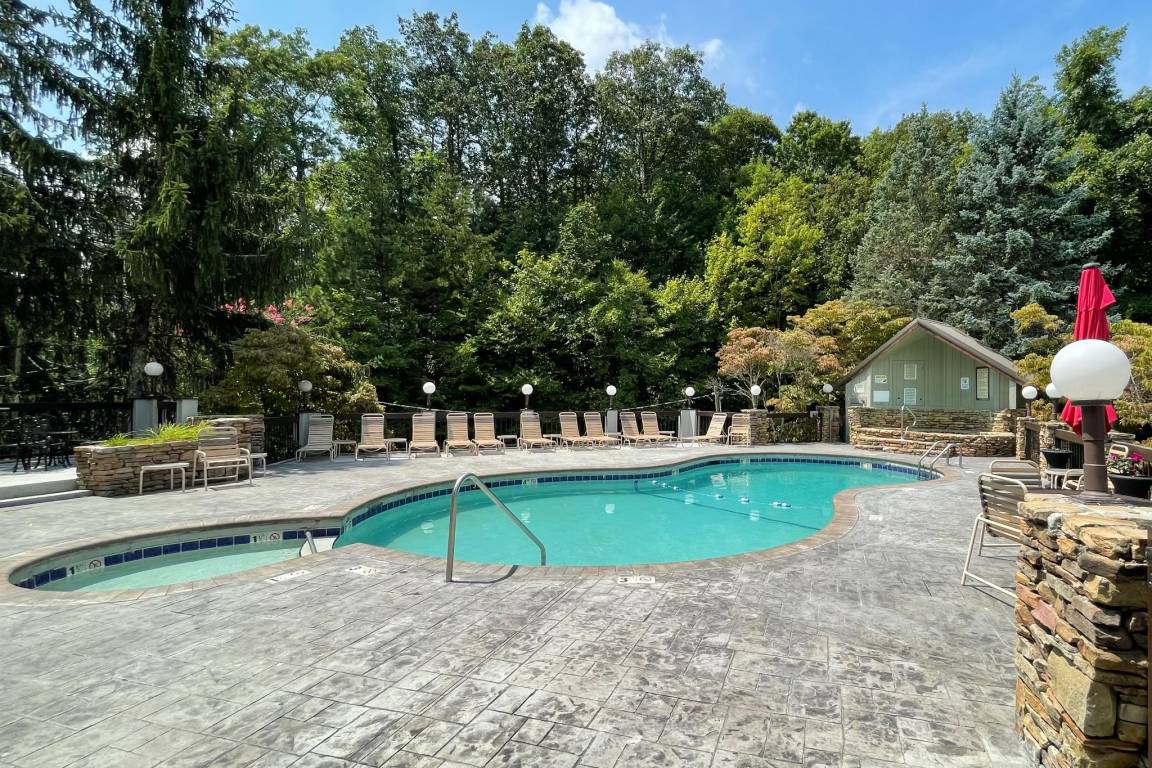 139 M² Condo ∙ 2 Bedrooms ∙ 8 Guests - Gatlinburg, TN