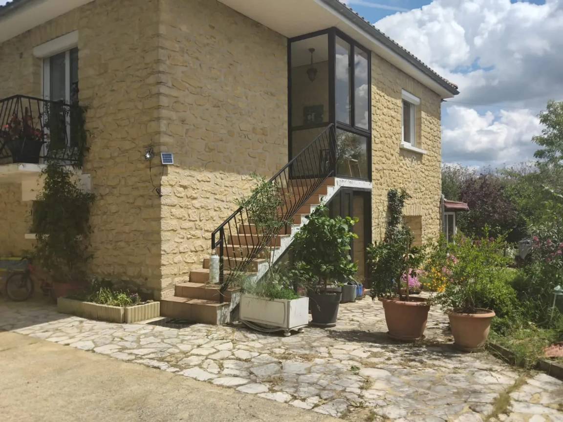 70 M² Appartement ∙ 2 Chambres ∙ 4 Personnes - Montignac