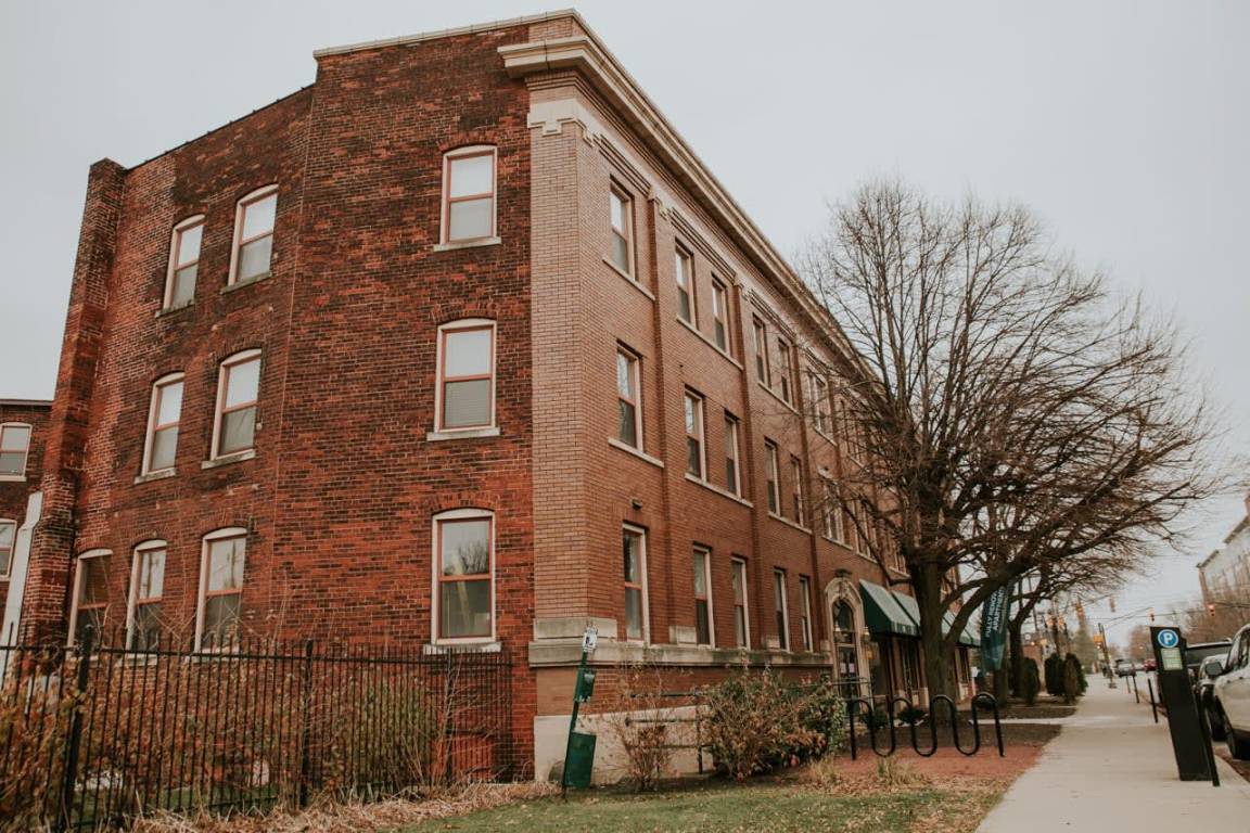 423 M² Apartment ∙ 7 Bedrooms ∙ 24 Guests - Indiana (State)