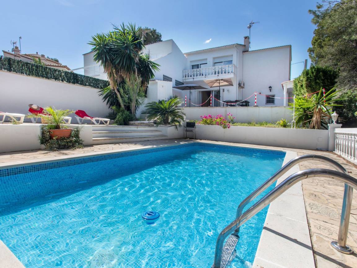 200 M² Maison De Vacances ∙ 3 Chambres ∙ 9 Personnes - L’Ametlla de Mar
