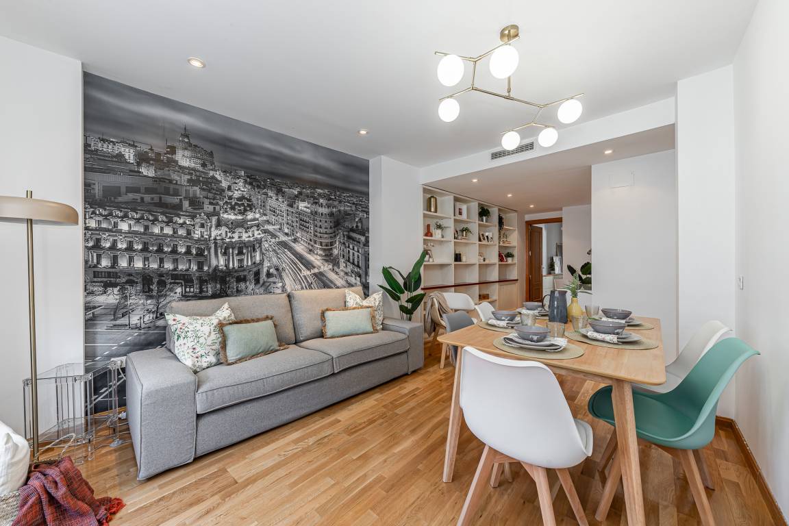 110 M² Apartamento ∙ 3 Habitaciones ∙ 5 Huéspedes - Madrid