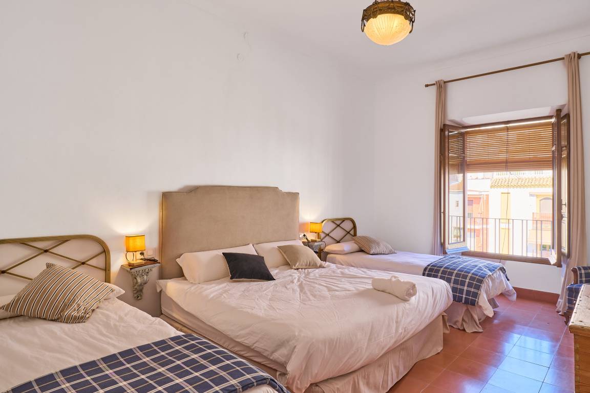 600 M² Apartamento ∙ 3 Habitaciones ∙ 4 Huéspedes - Castro del Río