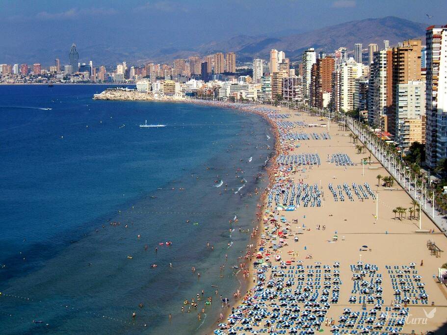 64 M² Ferienwohnung ∙ 2 Schlafzimmer ∙ 6 Gäste - Benidorm
