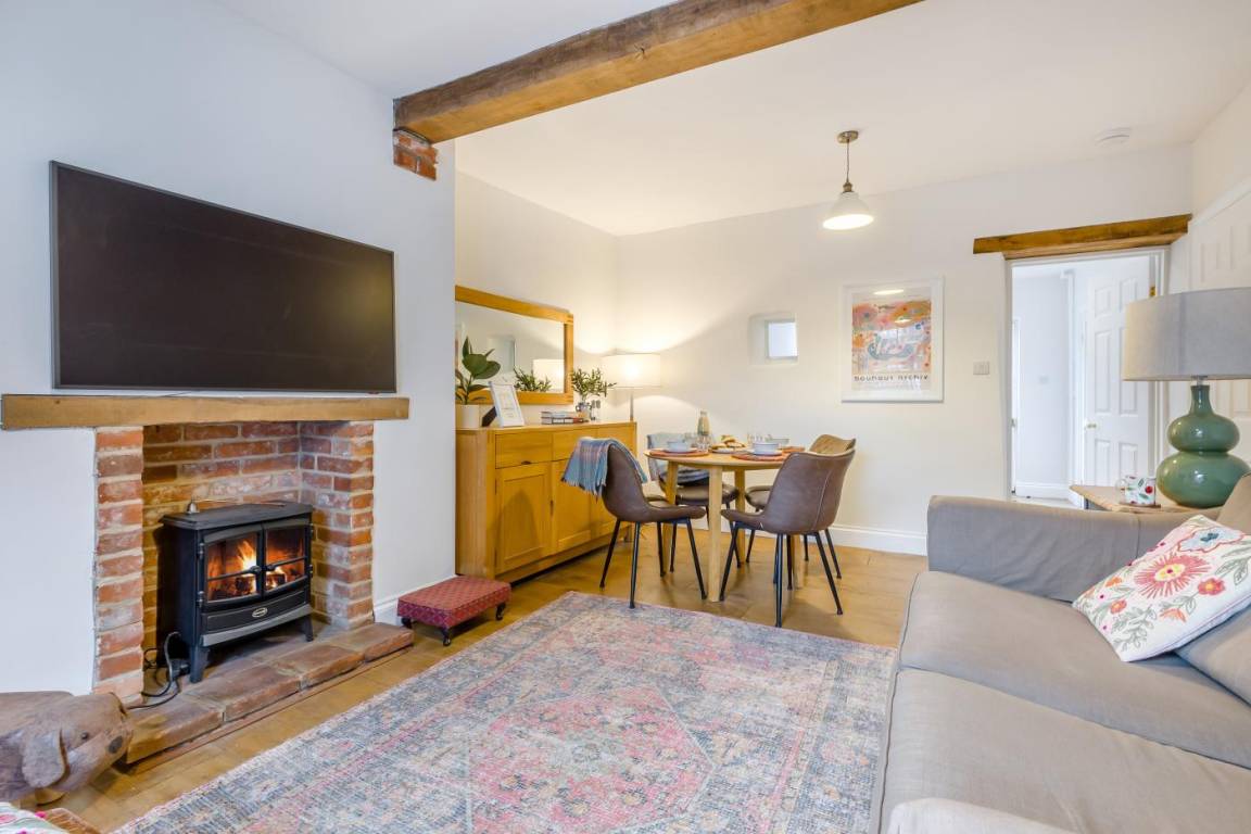 코티지 (자연 속의 작은 별장) ∙ 침실 3개 ∙ 게스트 5명 - 홀트