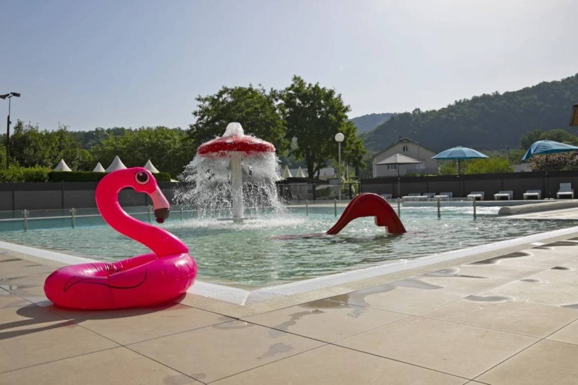 27 M² Camping ∙ 2 Chambres ∙ 5 Personnes - Ariège