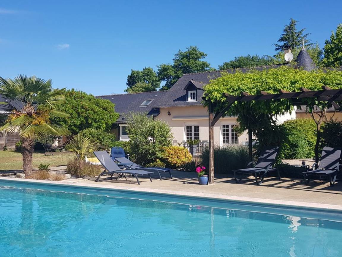 200 M² Cottage ∙ 6 Chambres ∙ 15 Personnes - Le Mans