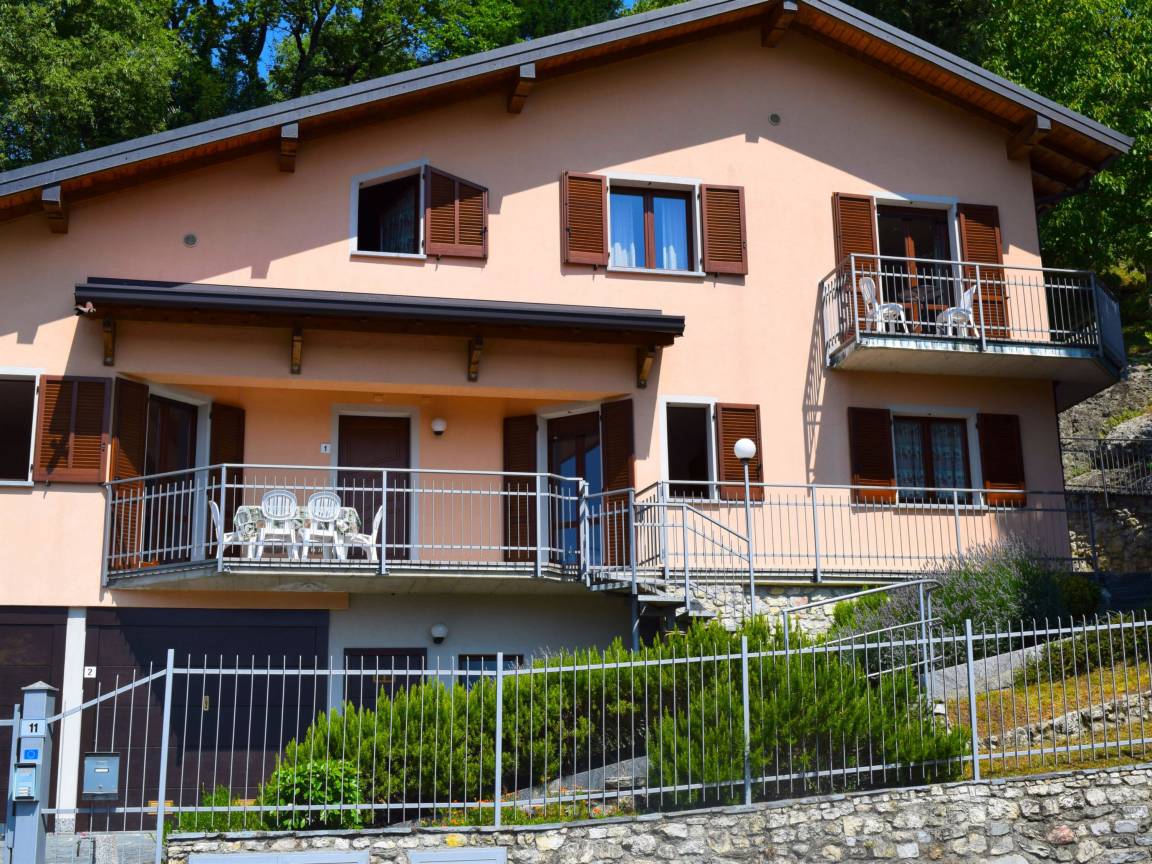 160 M² Villa ∙ 5 Bedrooms ∙ 12 Guests - Lombardy