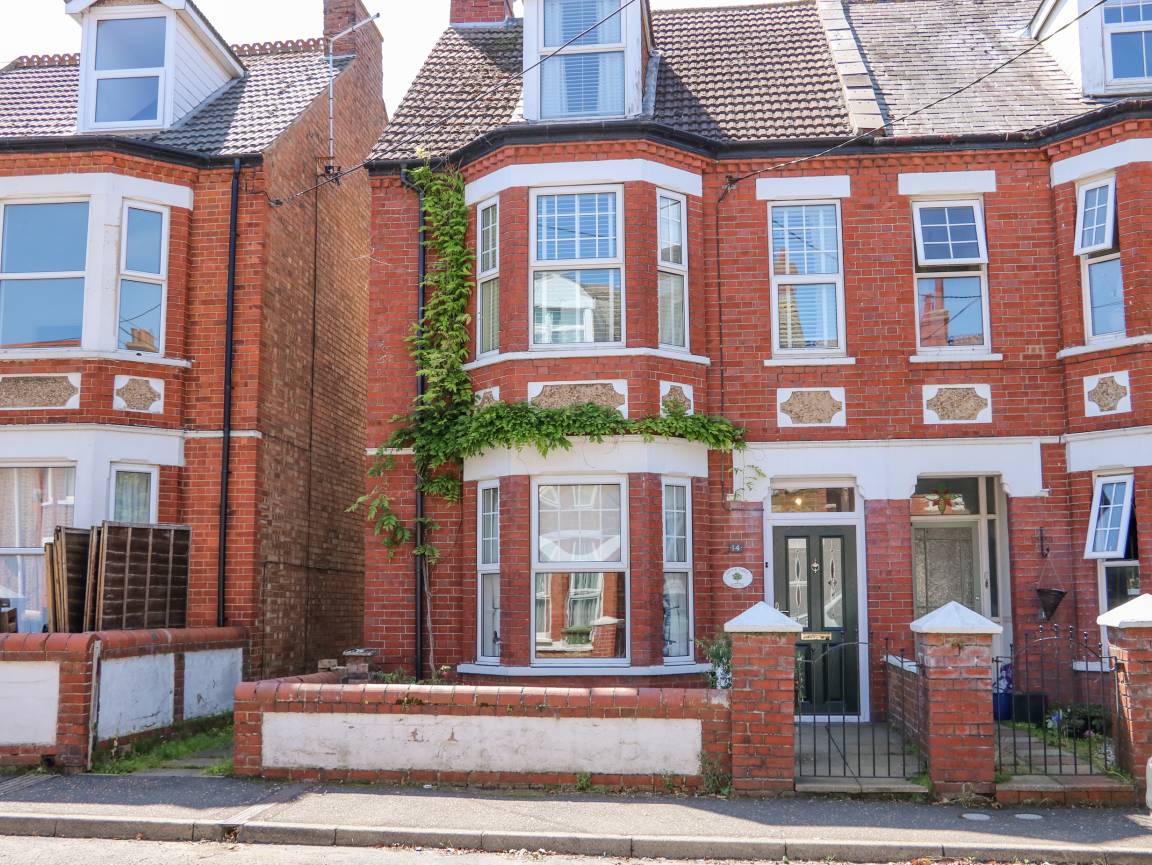 Cottage ∙ 4 Bedrooms ∙ 8 Guests - Old Hunstanton