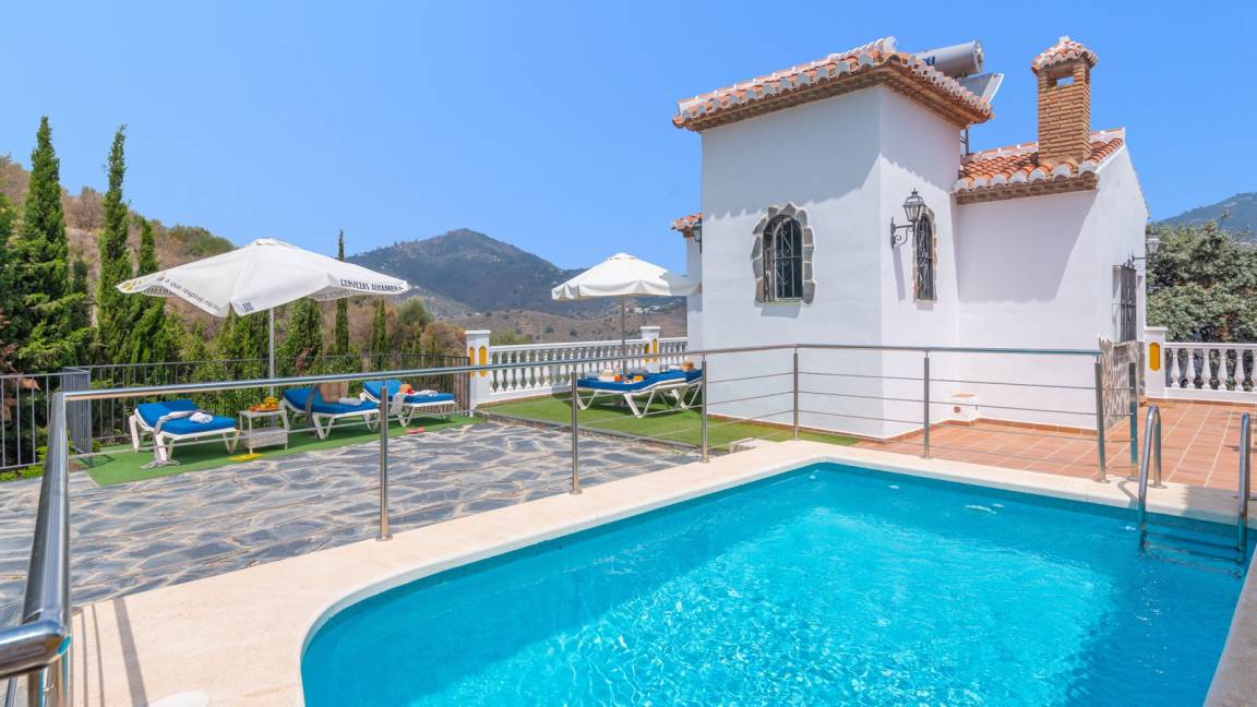 110 M² Huis ∙ 3 Slaapkamers ∙ 6 Gasten - Torrox Costa