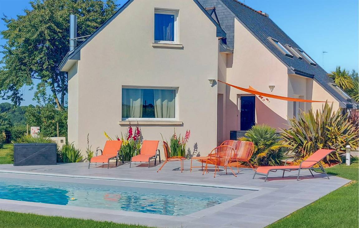 160 M² Maison De Vacances ∙ 4 Chambres ∙ 8 Personnes - Plérin