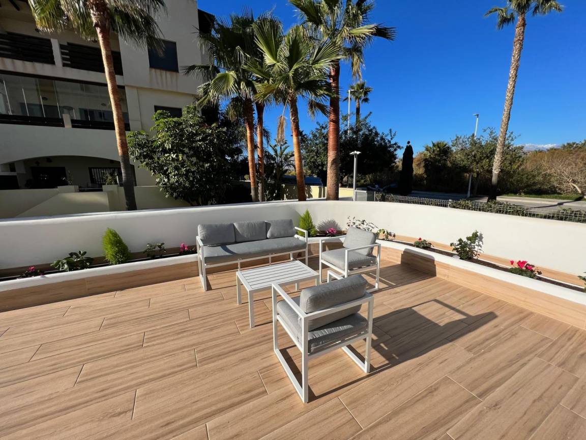 100 M² Apartamento ∙ 2 Habitaciones ∙ 6 Huéspedes - Motril
