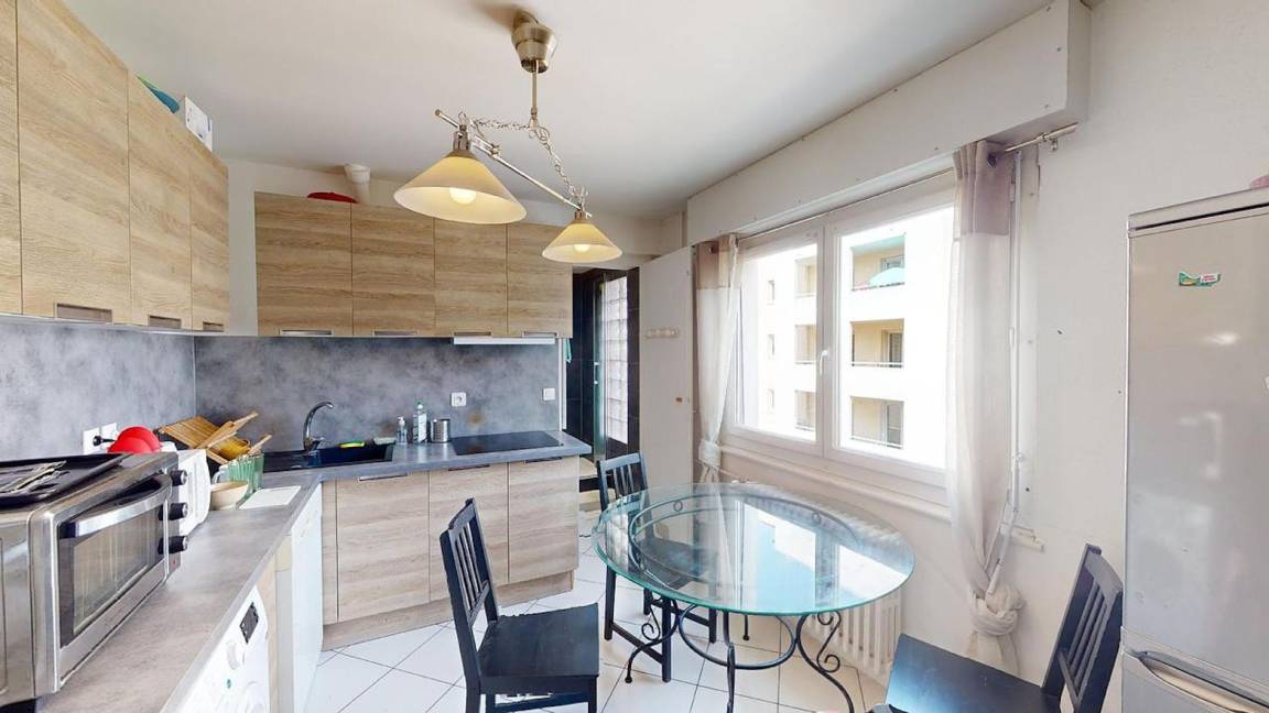 84 M² Private Room ∙ 1 Bedroom ∙ 1 Guest - Annemasse