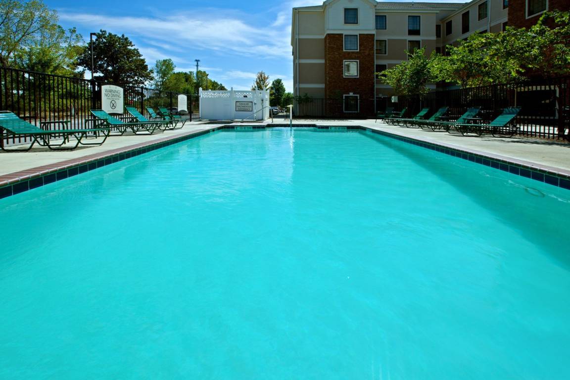 Studio Flat ∙ 1 Bedroom ∙ 4 Guests - Mooresville, IN
